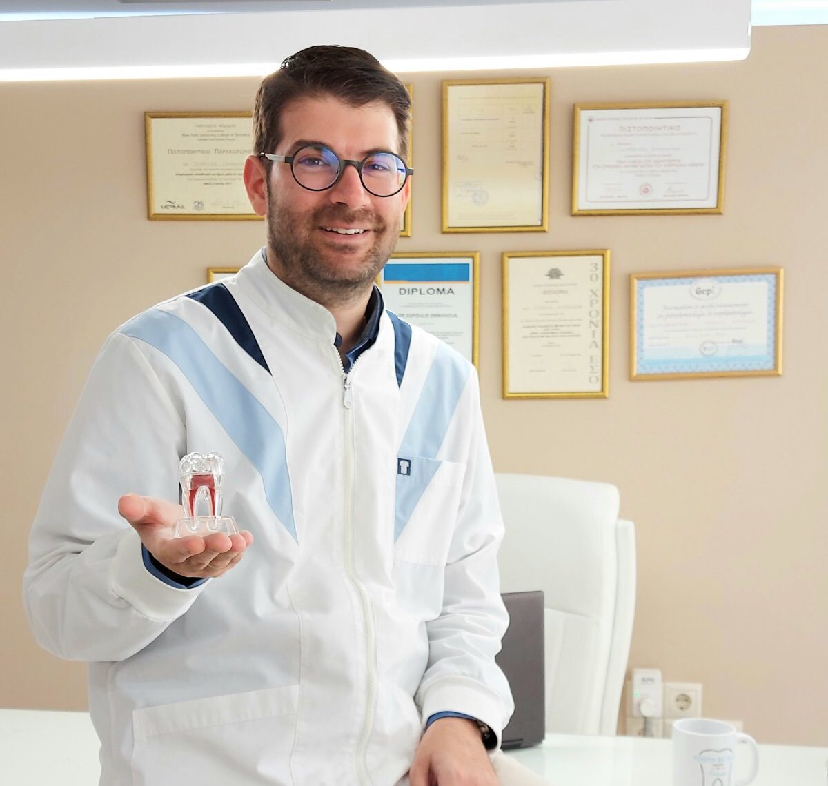 Εμμανουήλ Σοφούλης Samos Dental Experts
